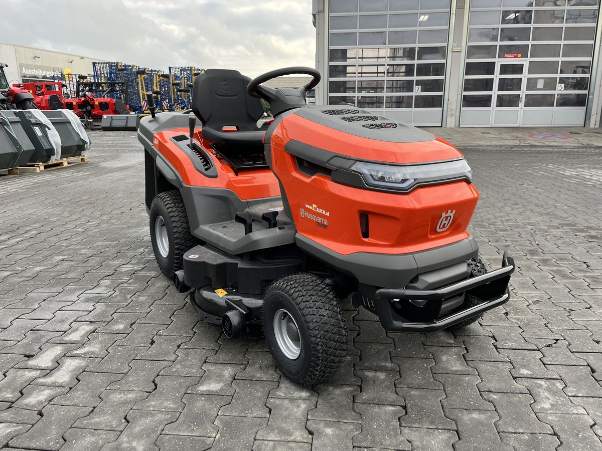 Husqvarna TC 220t: Savršena Udobnost za Kosidbu ⋆ 81company